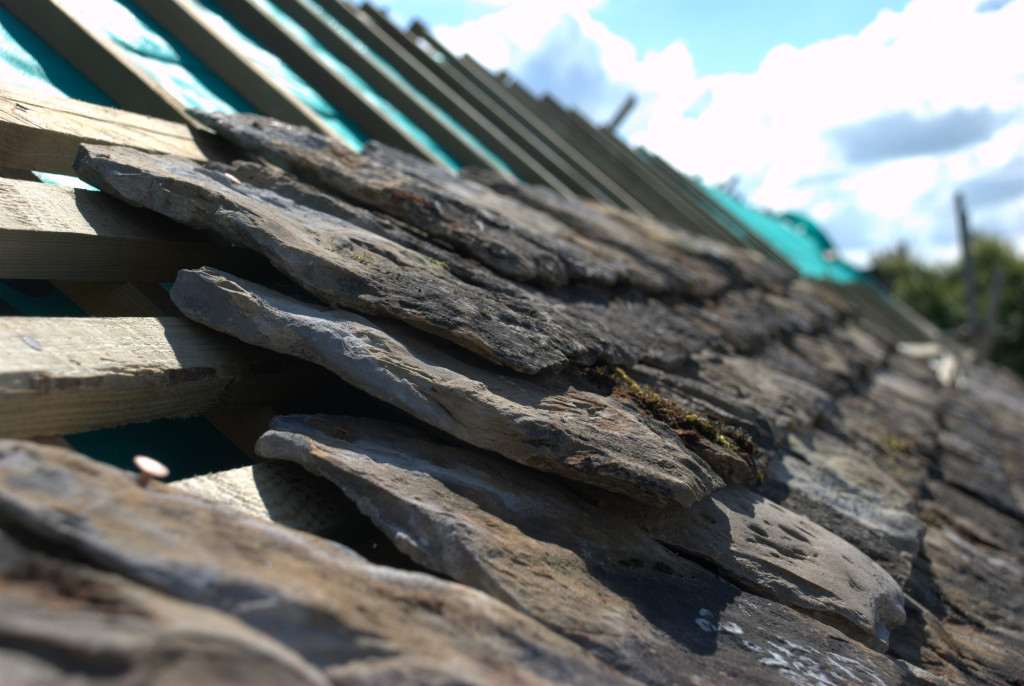 Cotswold Stone Roof - Crown Construction Solutions